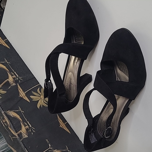 dexflex comfort | Shoes | New Dexflex Womens 8 Black Elegant Suede Low ...